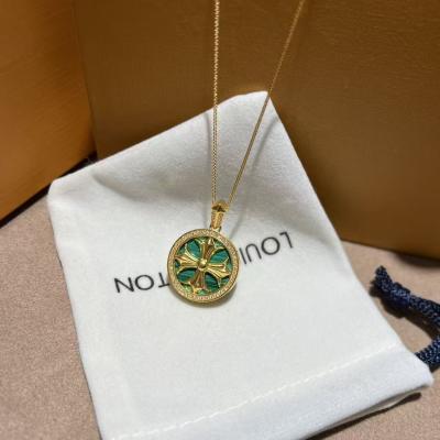 China 18K Gold Moissanite Cross Pendant 19.7mm Round Flower Design Jewelry for sale