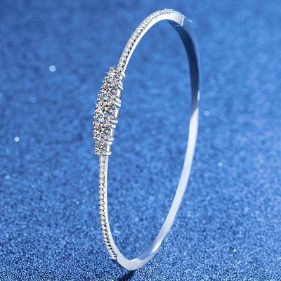 China 925 Silver Moissanite Bracelet for Women Elegant Sparkling Jewelry 56-60mm for sale