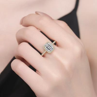 China 925 Silver Moissanite Ring Golden Simple Design Women Jewelry 5-7cm for sale