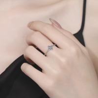 China 925 Sterling Silver Adjustable Moissanite Ring Anti Tarnish 5-7cm Simple Elegant Design for sale
