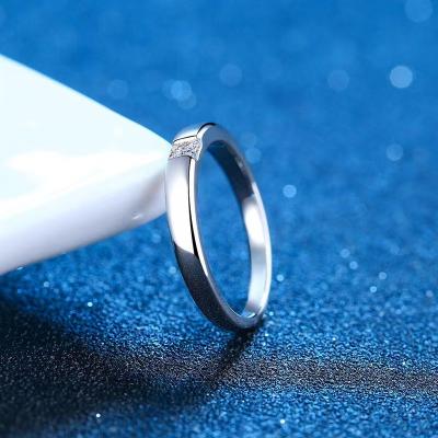 China 925 Silver Moissanite Ring Simple Minimalist Design 5-7cm Size Durable Daily Wear for sale