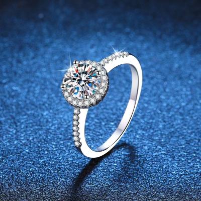 China 925 Silver Round Brilliant Moissanite Ring 5-7cm Classic Anniversary Jewelry for sale