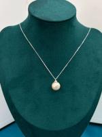 China 925 Silver Natural Freshwater Pearl Pendant Necklace 11mm Peachy Orange Minimalist Design for sale