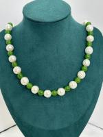 China Bohemian Green Hetian Jade Freshwater Pearl Necklace Set 10.5-11mm 42cm for sale