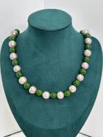 China Natural Pink Round Freshwater Pearl Necklace 12-12.5mm with Hetian Jade 41-42cm for sale