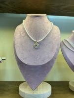 China Adjustable Freshwater Pearl Necklace 18K Gold Clasp Four Leaf Clover Pendant 8mm for sale