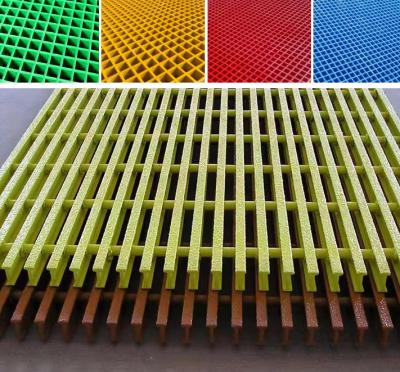 China UV Free Smooth FRP Molded Fiberglass Grating 38x38x38mm GRP Tree Grate for Walkway for sale