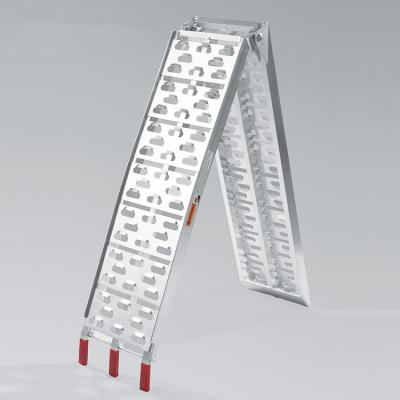 China 226*28cm Portable Aluminum Loading Ramps Heavy Duty Dock Folding Motorcycle Ramp for sale