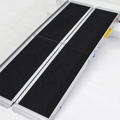 China 1220*730mm To 3050*730mm Lightweight Wheelchair Ramp For Mobility Scooters for sale