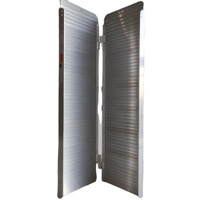 China OEM Aluminum Wheelchair Ramp Aluminum Trailer Ramps 270KG Loading Capacity for sale