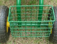 China Outdoor Green Pure Garden Rolling Garden Work Scooter With Telescoping for sale