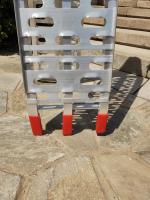 China Safety Chains Rectangular Folding Loading Ramp Various Lengths for sale