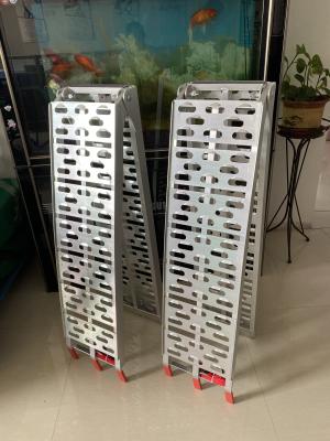 China Loading And Unloading Aluminum Motorcycle Ramp Assembly Rectangular Shaped for sale