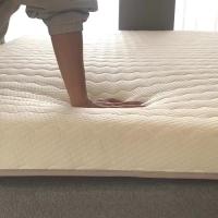 China Custom Gel-infused Memory Foam Mattress Topper with Hypoallergenic Cover and 10-year Warranty for sale