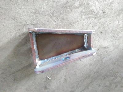 China SGS Q235 Farm Door Bracket Welding Stamping Service for sale