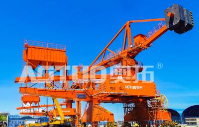 China Standard Track Efficient Spiral Reclaimer Unloader Mobile Environmentally Friendly 800t/H for sale