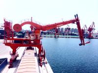 China High Capacity Cement Ship Unloader Red Color Installed On Barge Dustless for sale