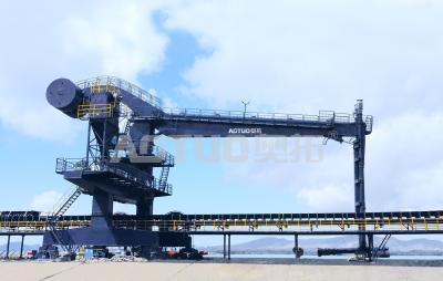 China Screw Ship Unloader Walk Longitudinally On Dock Track Strong Maneuverability for sale
