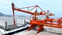 China Mobile Screw Type Ship Unloader Cement Coal Support Environmental Friendly for sale