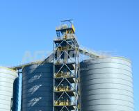 China Powder Granule Bucket Elevator Conveyor / Small Power Vertical Bucket Elevator for sale