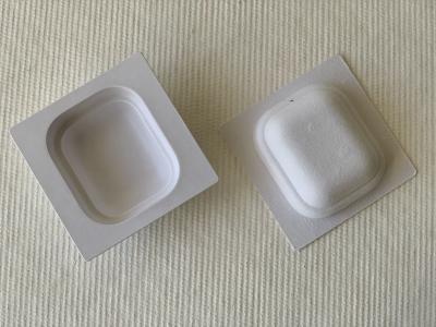 China Thin-Walled Biodegradable Pulp Tray 0.8-1.0mm Wet Press Smooth Both Sides Custom Packaging for sale
