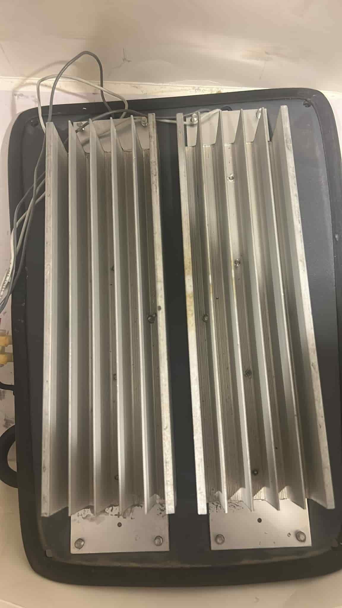 The problem with the heatsink size led to the LED module burning out.