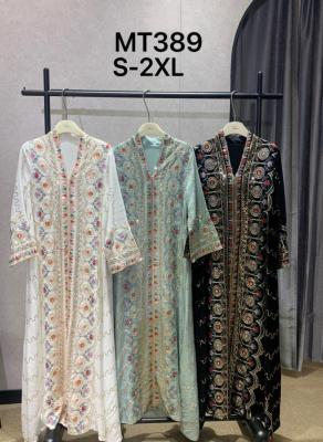 China Middle Eastern Modest Wear MT389 Floral Embroidered V-Neck Maxi Abaya for sale