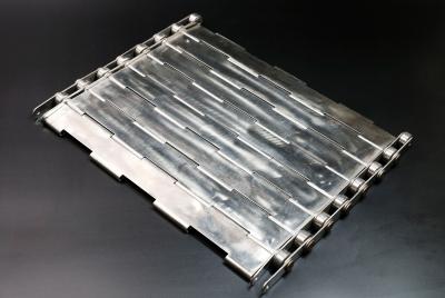 China Large Aperture Open Industrial Metal Mesh Conveyor Belt Solid Carbon Steel Material for sale