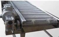 China The Precision Mesh Steel Wire Conveyor Belt Ensures High Efficiency In Screening And Coating. for sale