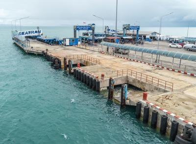 China Rubber Fenders Placed At The Pier To Protect Moored Ships for sale