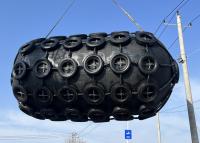 China ISO17357 Marine Floating Tyre And Chain Net Pneuamatic Rubber Fender for sale