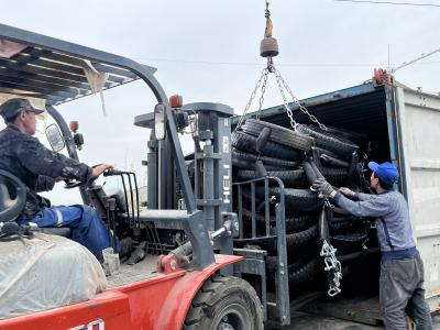 China BV Certificate Yokohama Type STS STD Pneumatic Rubber Fender With Tires Net for sale
