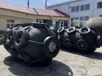 China Durable Black Cylindrical Fender With Performance Rubber for sale