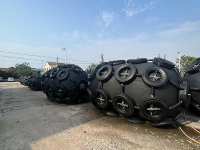 China ISO17357 Standard V Type Moulded Marine Rubber Fender for sale