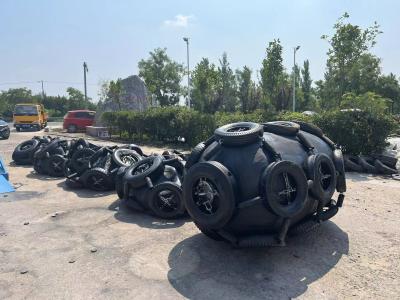 China Customizable Black / Gray Rubber SS Pneumatic Fenders For Port Facility Protection for sale