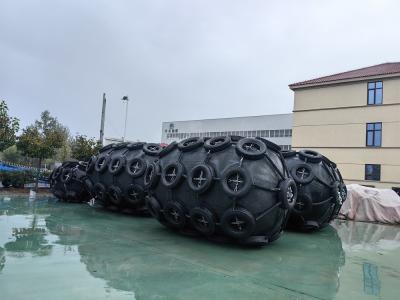 China 80Kpa Initial Pressure Pneumatic Rubber Fender With High Pressure And Safety Valve Included for sale