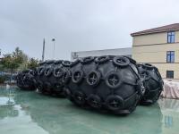 China Cylinder Premium Black Rubber Pneumatic Fender Yokohama for sale