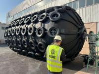 China Heavy Duty Black Marine Fender for Pressure Installation Rubber Construction for sale