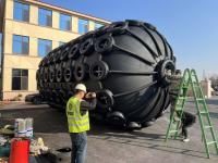 China Pressure Cylinder Pneumatic Marine Fender With Customized Construction And Durability for sale