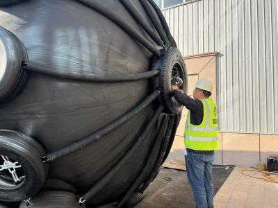 China Marine Rubber Fender Wholly Wrapped Technology Highly Durable for sale