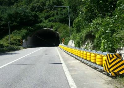 China Rolling Barrier Vehicle Safety Barrier For Median Strip for sale