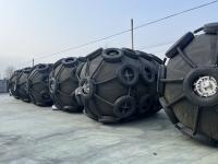 China Ship Berthing Pneumatic Rubber Fender Made Secure Simple Black for sale