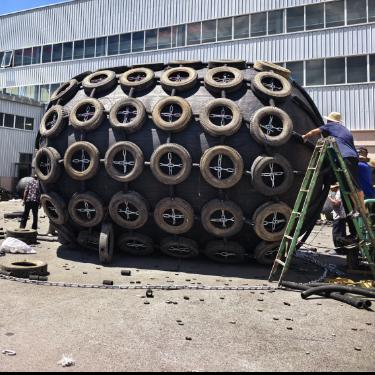 China Multi-Layered Pneumatic Fender for Enhanced Recoil Prevention Technology for sale