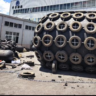 China High-Quality Yacht Pneumatic Rubber Fender for Marine Protection for sale