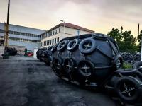 China Weather Resistant Pneumatic Rubber Fender with High Energy Absorption Capacity and Customized Size for Marine Applications for sale