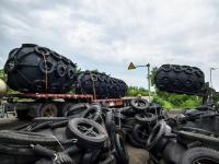 China Weather Resistant Pneumatic Rubber Fender with High Energy Absorption Capacity and Customized Size for Marine Applications for sale