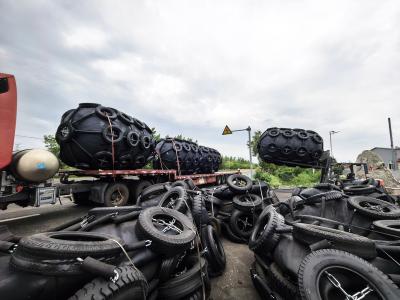 China Original Port Fenders with Inflation Pressure 50KPa for sale