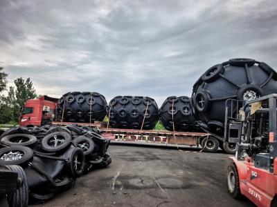 China Highly Durable Marine Rubber Fender from Compliant with ISO 17357 2014 Technical Standard and Original for sale