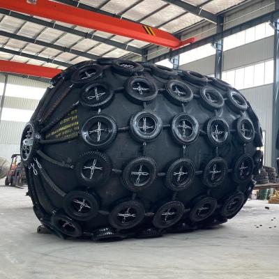 China Custom 50kpa Pneumatic Rubber Fender with Inflatable Structure for Marine Applications for sale
