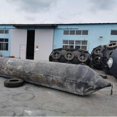 China High Pressure Resistance Inflatable Marine Airbags Cylindrical Type Offering Performance For Ship Launching Cargo Handling for sale